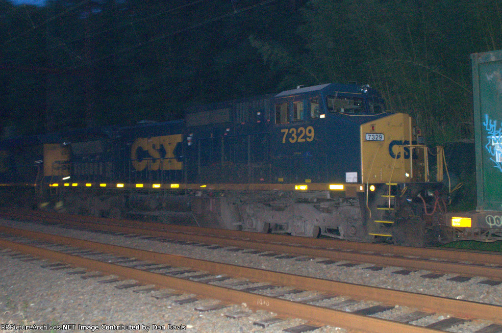 CSX C40-8W 7329 trails on Q702-26